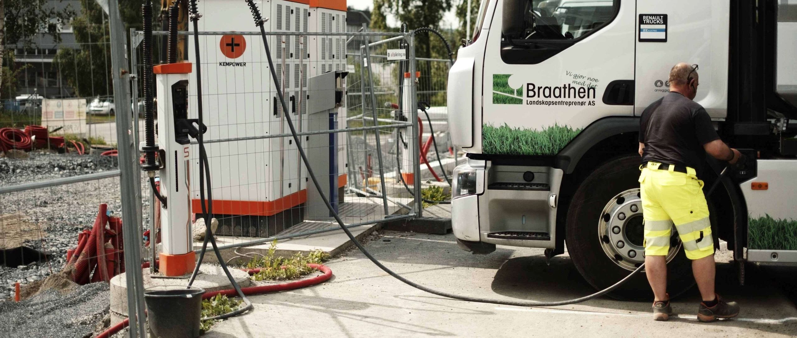 Ny undersøkelse: Lastebilsjåfører liker å kjøre elektrisk - Klimaetaten